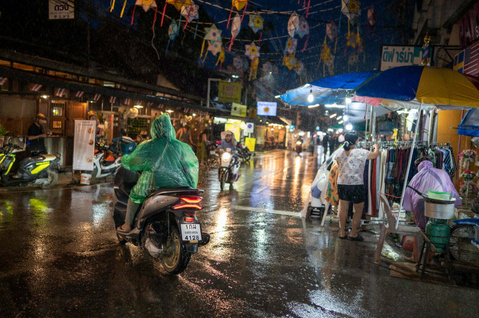 Spannende Regenzeit Thailand 2023 Fotos