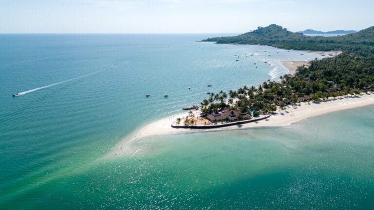 Koh Ngai (Koh Hai): Anreise, Strände, Touren & Unterkunft